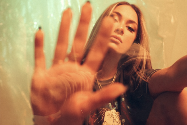 Ally Barron “What’s Her Number” – Tilted .Style